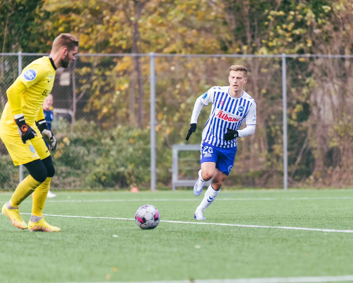 Stribet sejr i vinterens første træningskamp Stribet sejr i vinterens første træningskamp