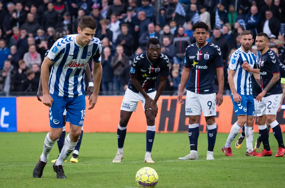 Nicklas Helenius solgt til AGF