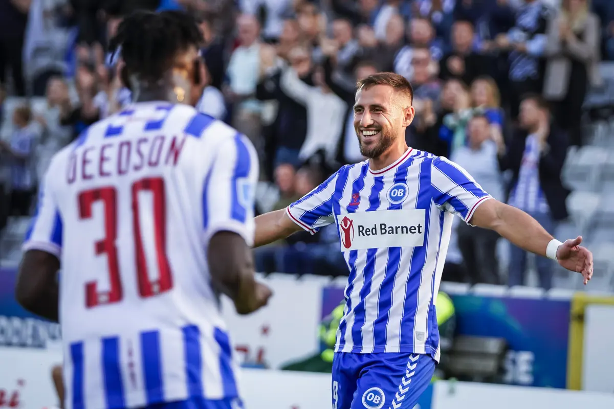 Foråret sparkes i gang med en fredagskamp