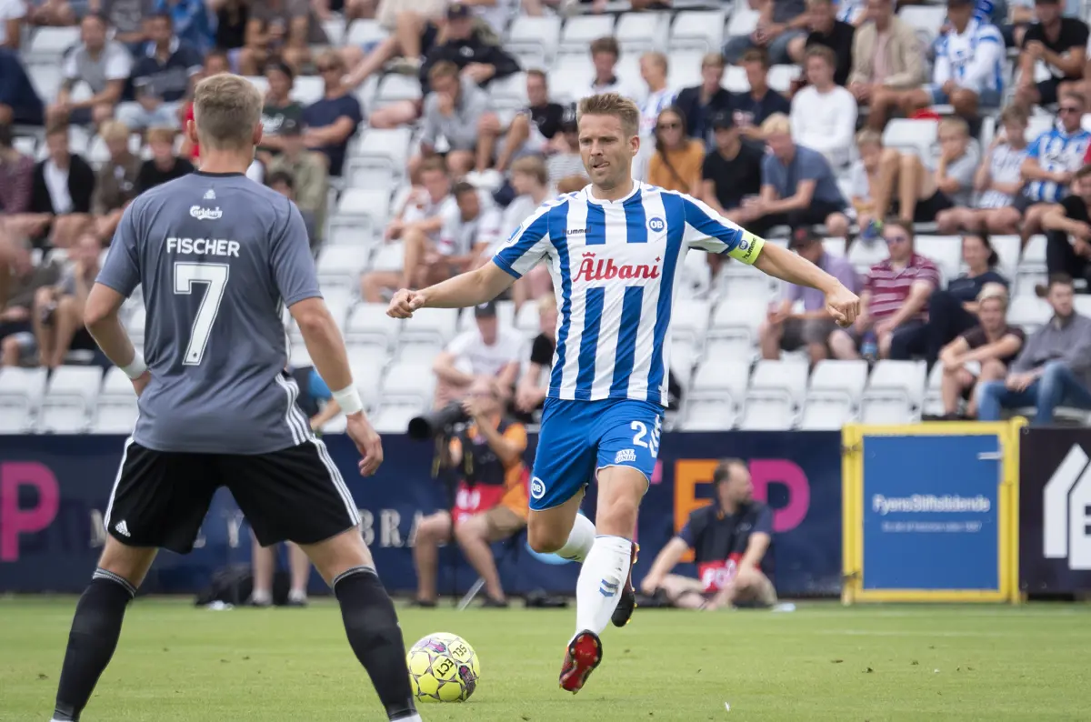 Kenneth Emil Petersen stopper til nytår